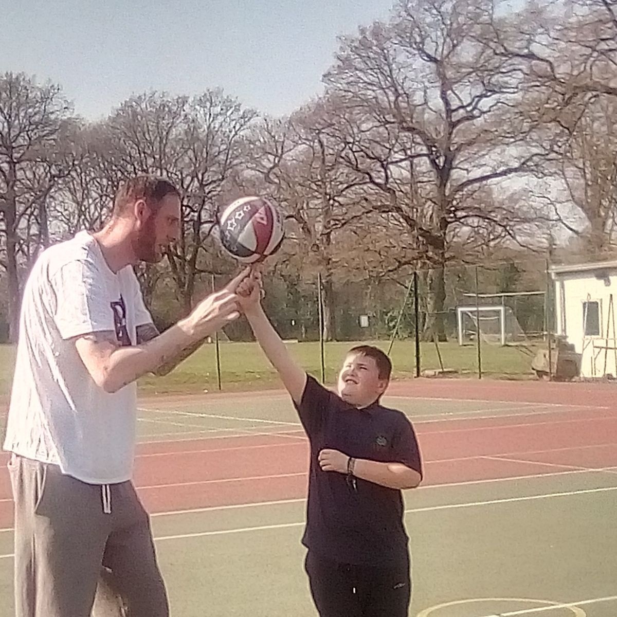 Paul Sturgess visits Oakfield - Oakfield Junior